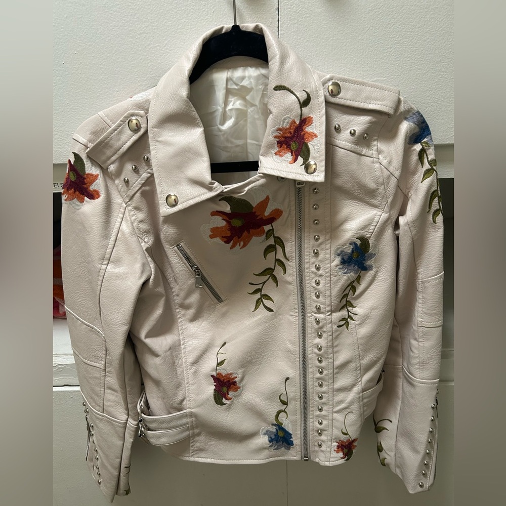 Nameless Brand, Small Size, Vintage - Gem